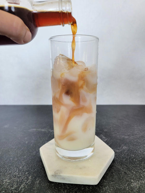 Easy Iced Chai Tea Latte Recipe