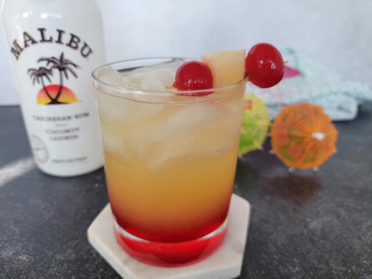 Malibu sunset: The easy layered cocktail that's always Instagram-worthy