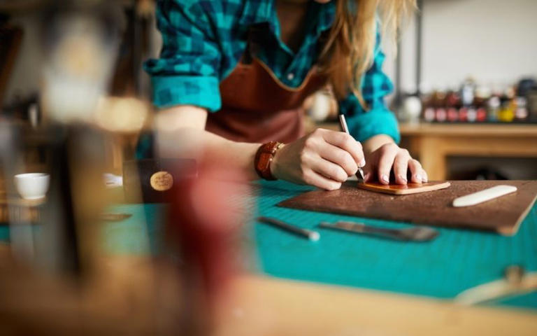 Beginner's Guide: Make Money with Cricut