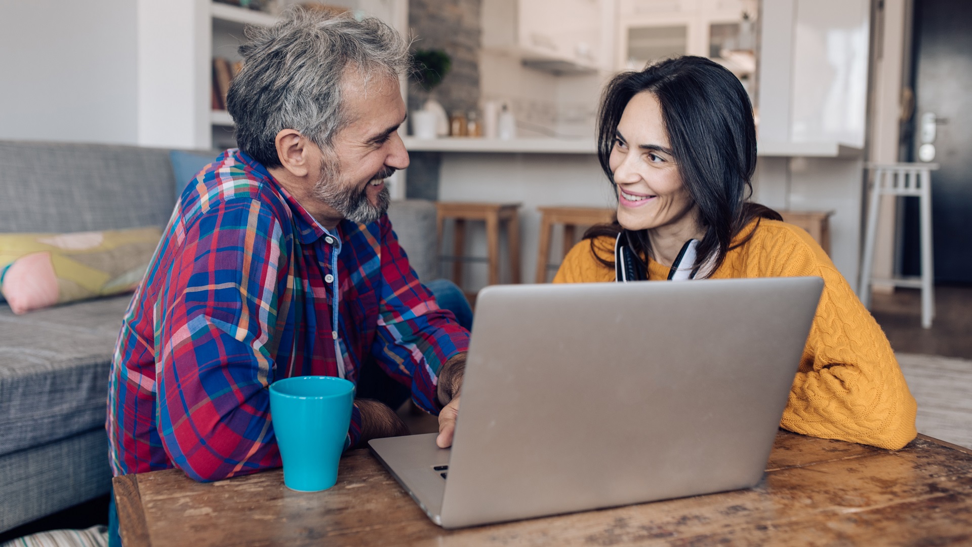 Is It Better To Have a 401(k) vs. High-Yield Savings Account?