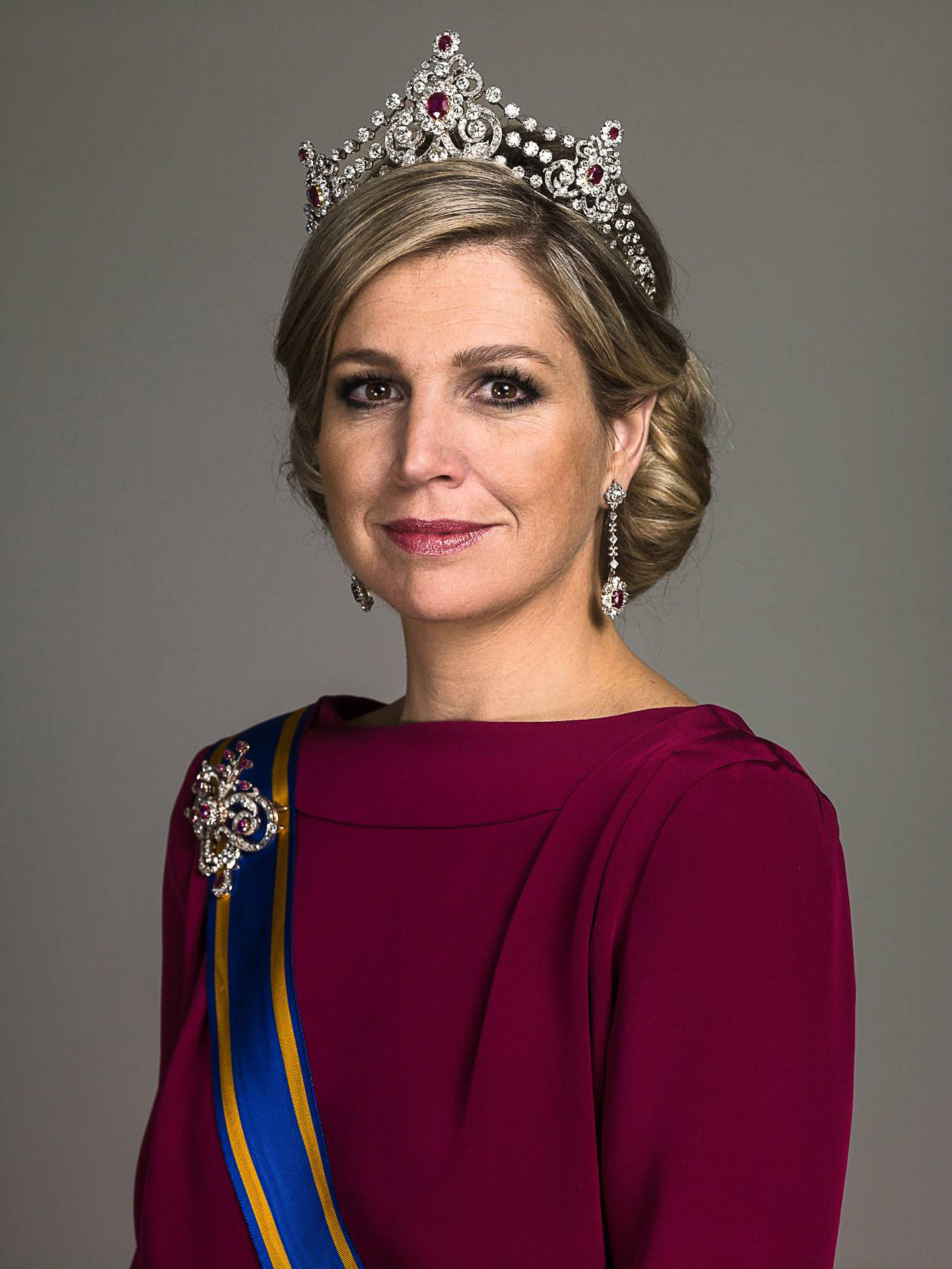 Does Queen Máxima smoke?