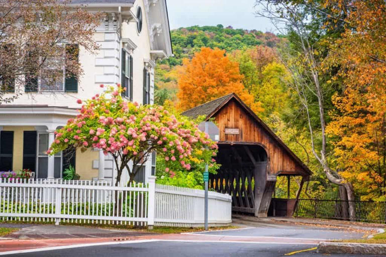 This is One of Vermont's Prettiest Towns and a Must-Visit Spot for Fall ...