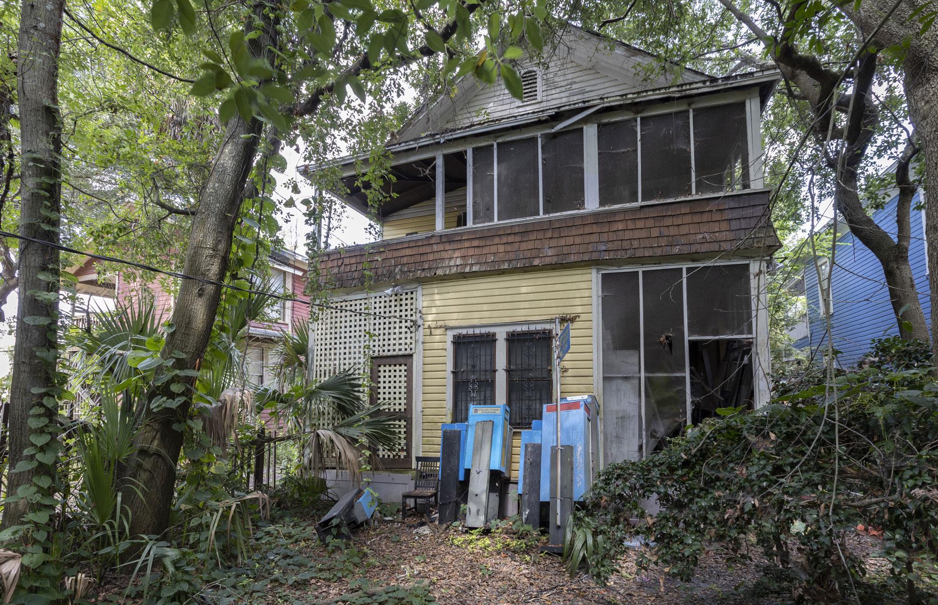 Discover a 116-year-old Jacksonville house filled with special antiques