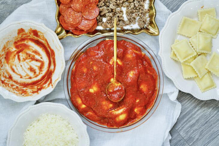 Ravioli Pizza Bake: A Quick and Delicious Dinner Idea