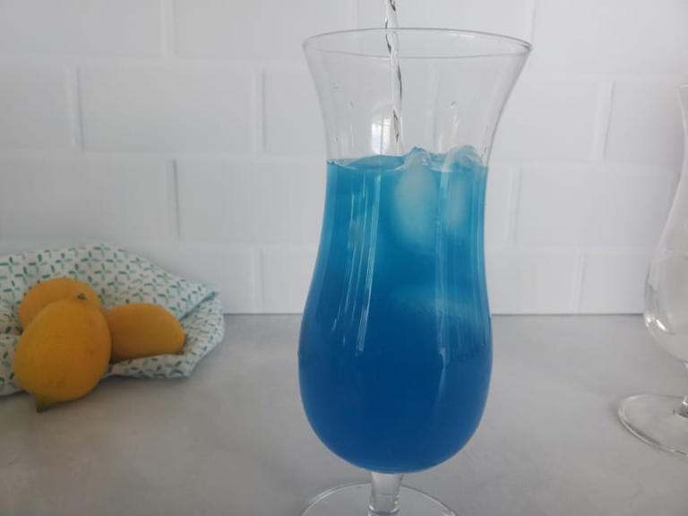 Blue Lagoon cocktail recipe