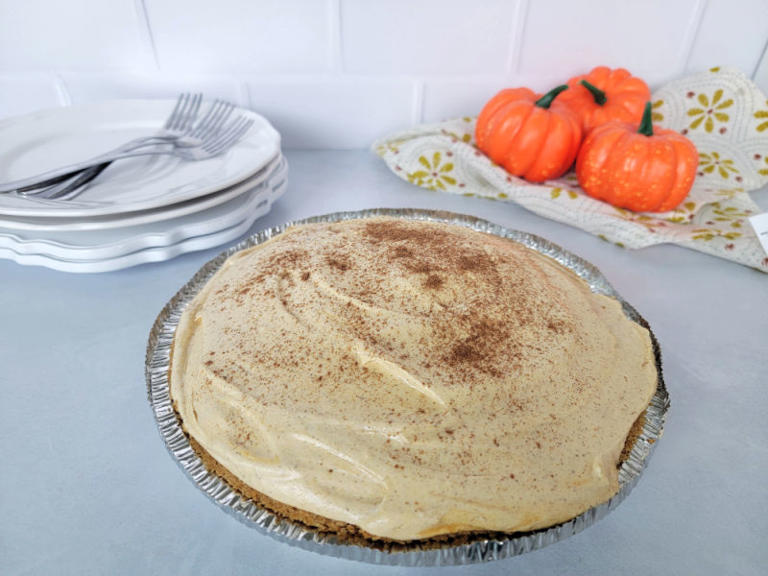 Quick and Easy No Bake Pumpkin Pie Recipe