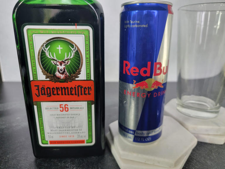 Jager Bomb Shot Recipe (Easy and Fun)
