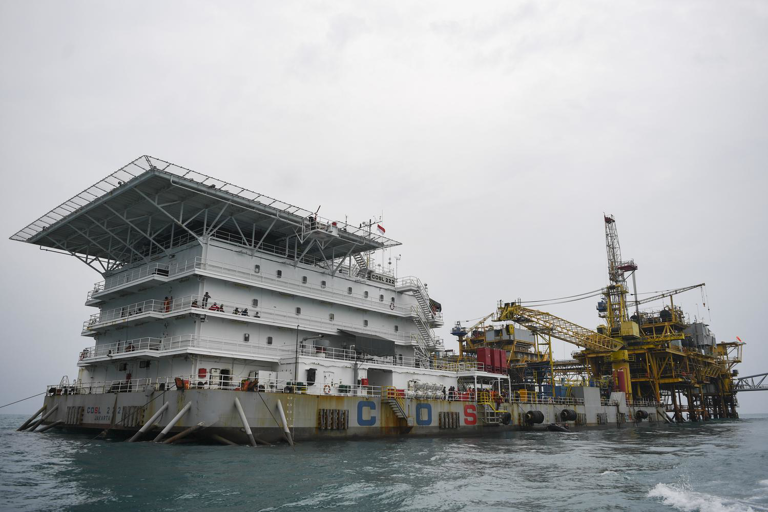 Oversupply global tekan harga minyak mentah RI