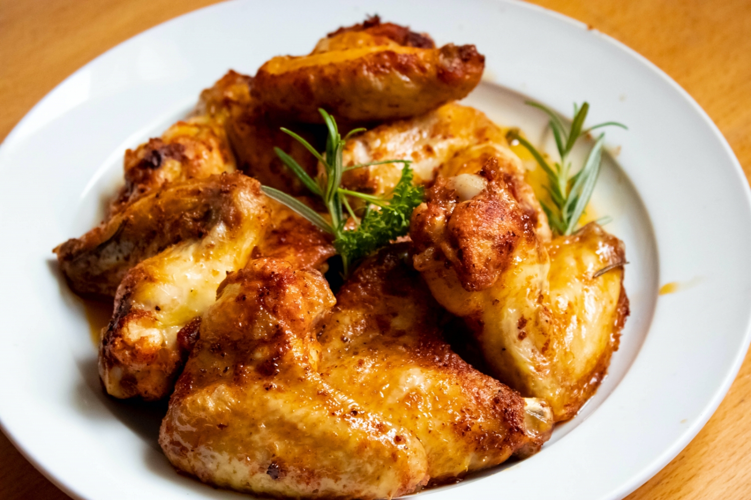 Como cozinhar um frango no microondas e torná-lo delicioso