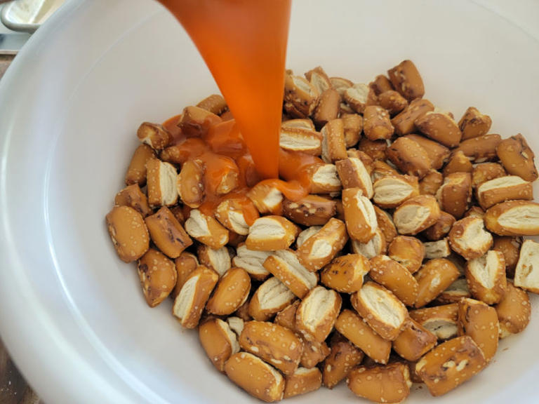 Spicy Buffalo Pretzels Recipe