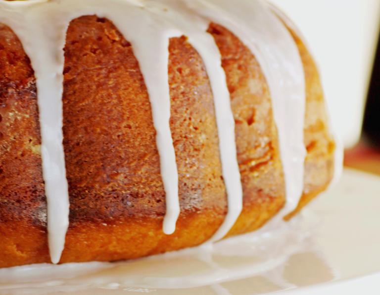 Homemade Pumpkin Bundt Cake