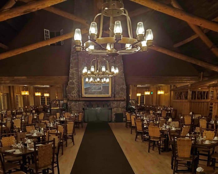 Old Faithful Inn - Yellowstone National Park Review and Photos