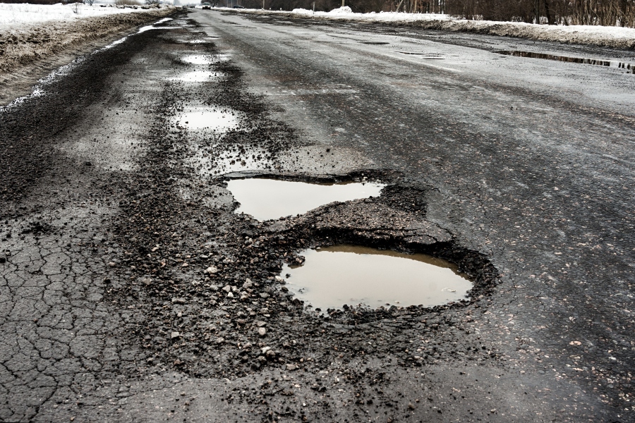 Pothole patching scheduled for west Lloyd Expressway