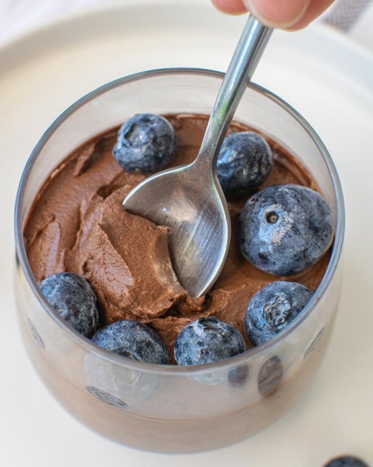Easy vegan avocado chocolate mousse recipe