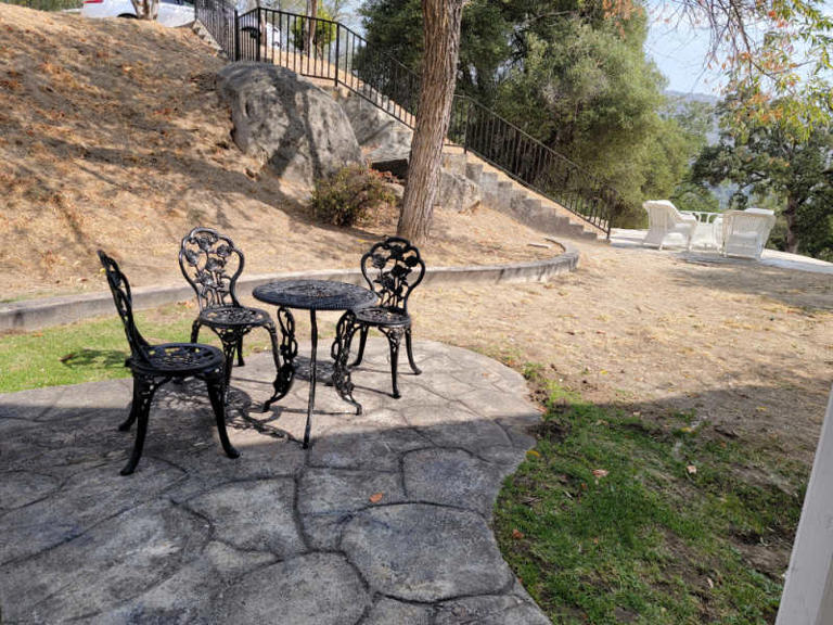 Hounds Tooth Inn Review - Oakhurst, Ca