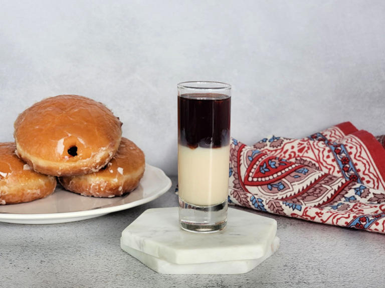 Easy jelly donut shot recipe