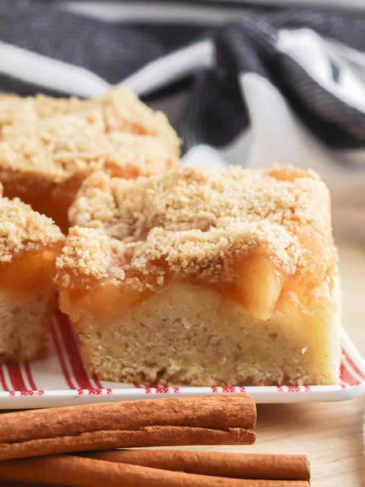 Quick And Easy Apple Pie Bars Recipe