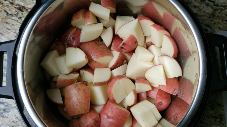 Easy Instant Pot mashed red potatoes