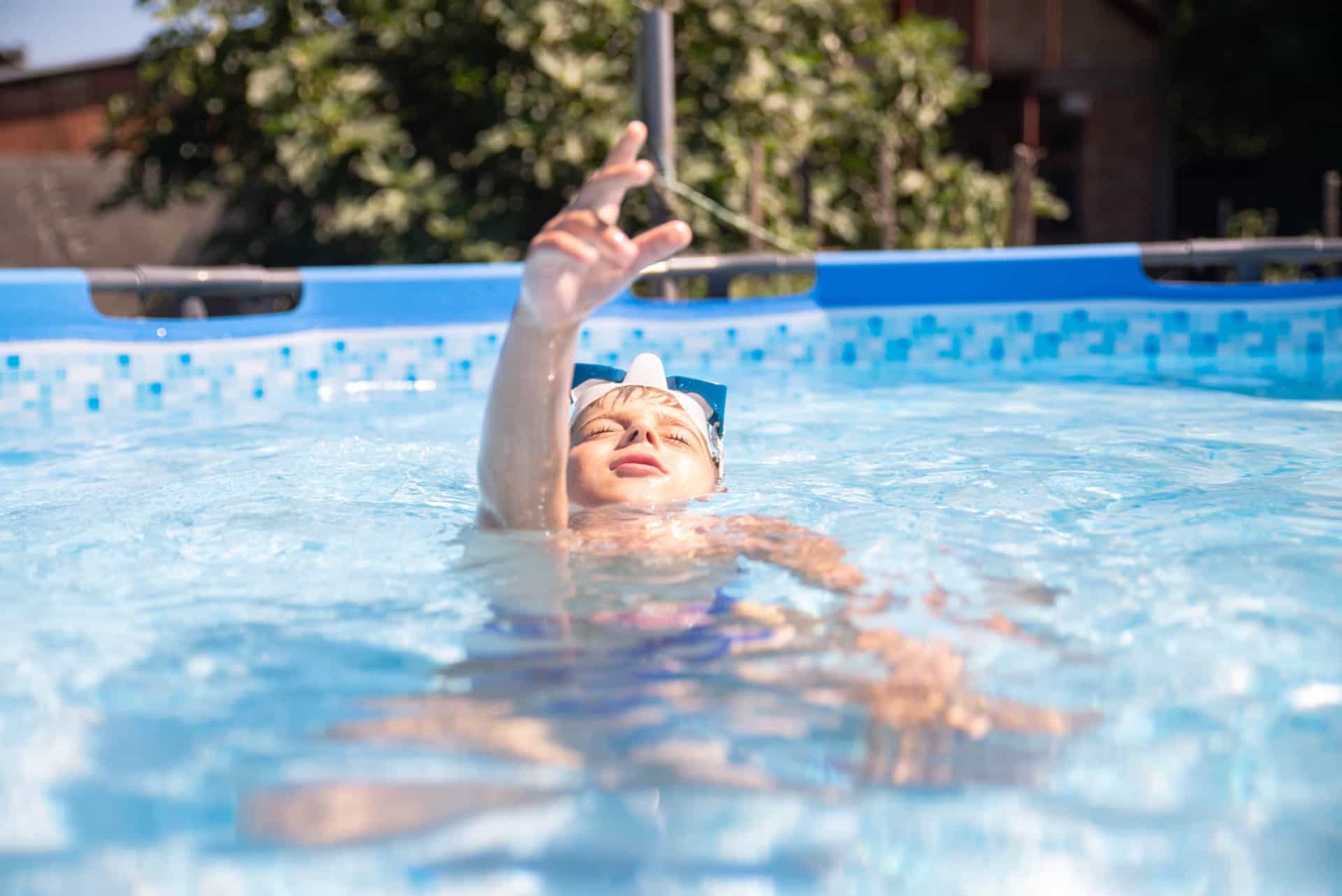 30 choses que vous ne devriez jamais faire à la piscine