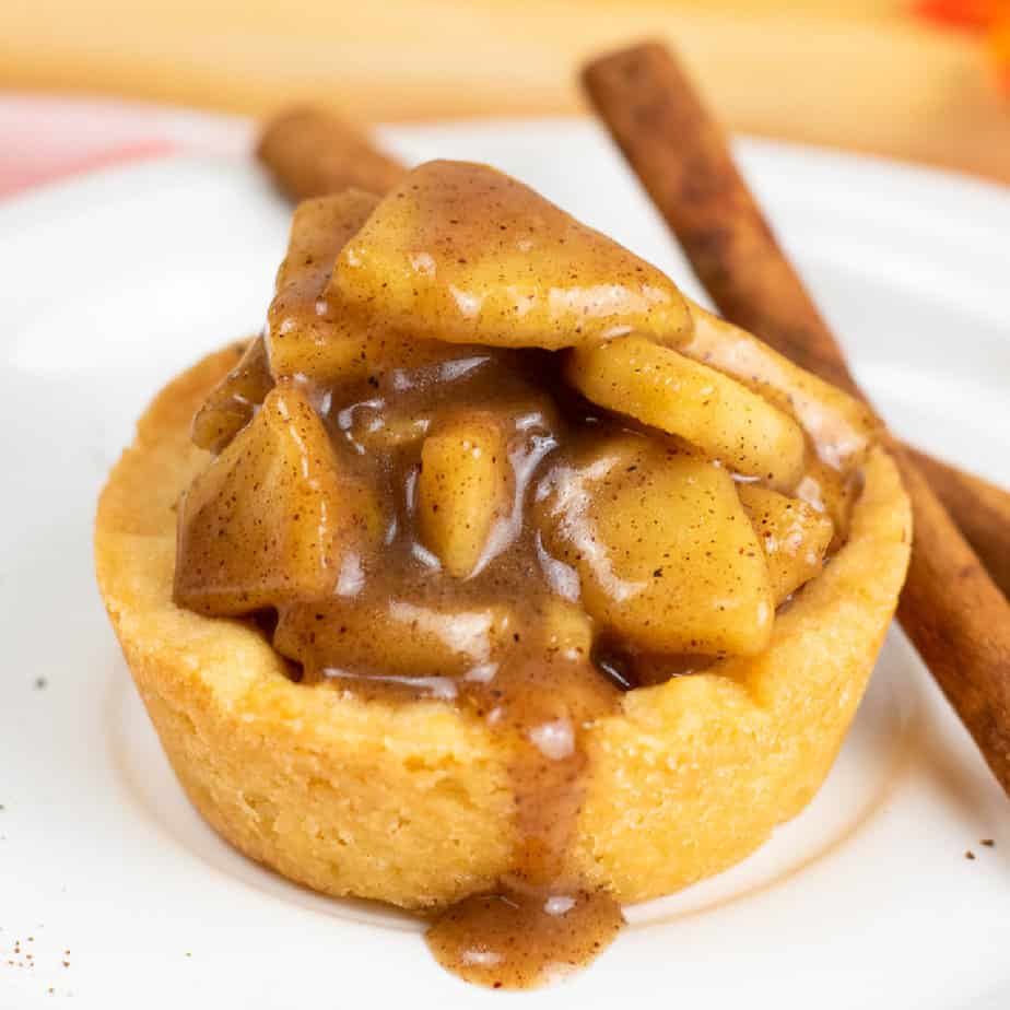 Apple crisp cookie cups