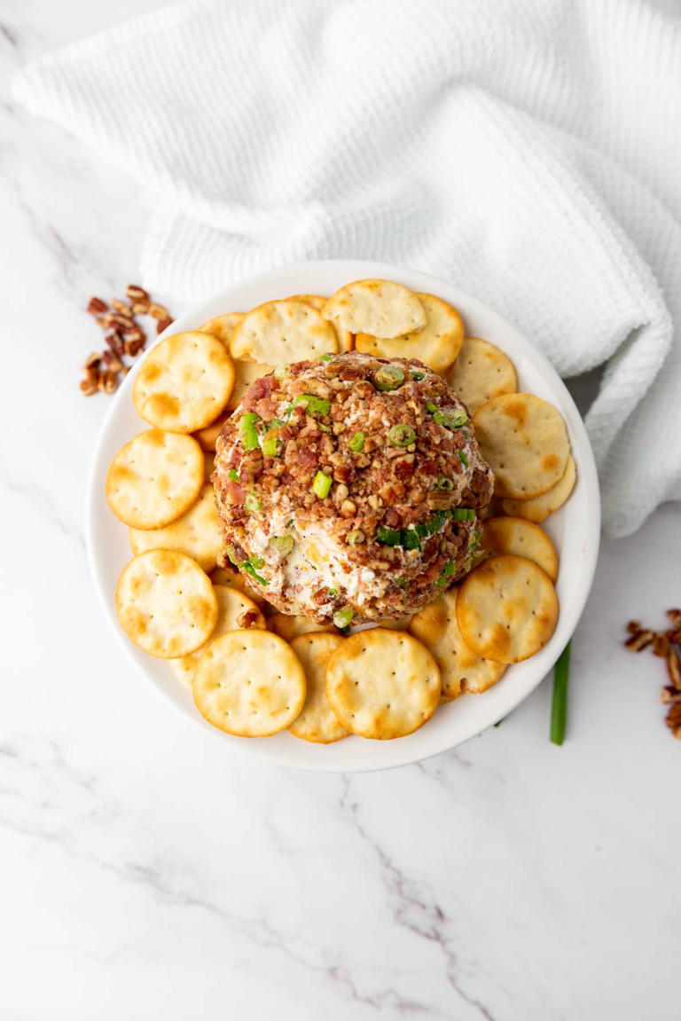 Easy Pecan Bacon Cheeseball Recipe