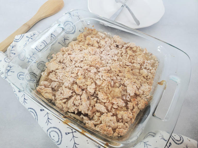 This easy Bisquick apple cobbler tastes like grandma's recipe