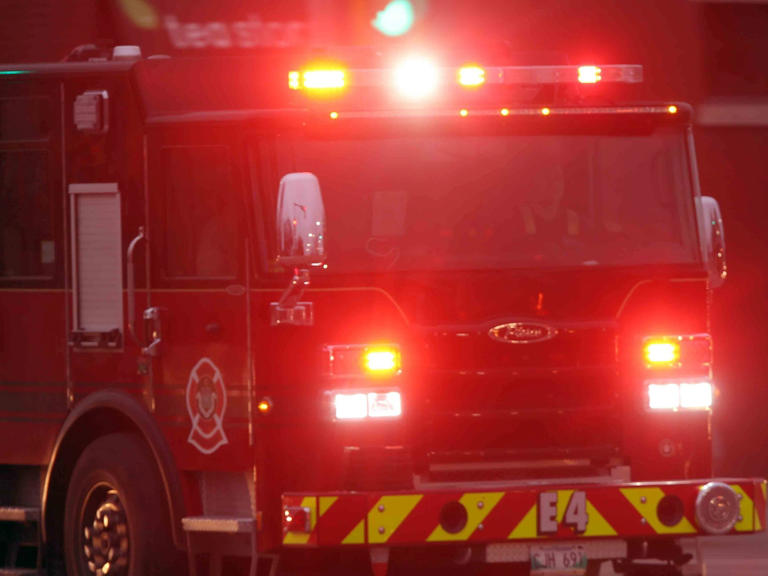 Two fires in 24 hours keep Winnipeg crews busy