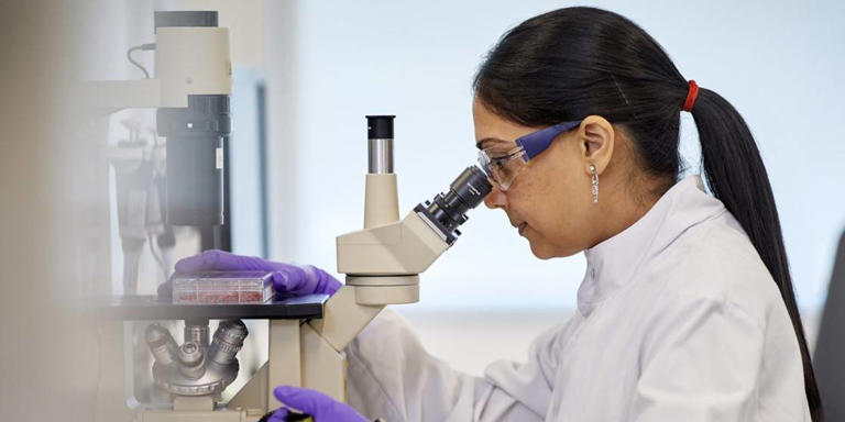 Down 10% in a day! The GSK share price looks like a once-in-a-decade ...