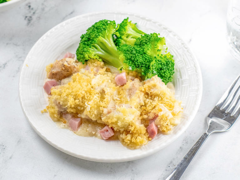 Chicken cordon bleu casserole