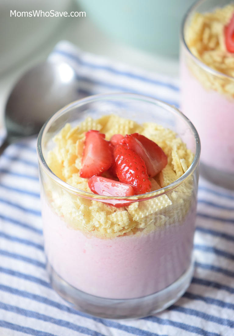 Rich & Creamy Homemade Strawberry Pudding With Sugar Wafers