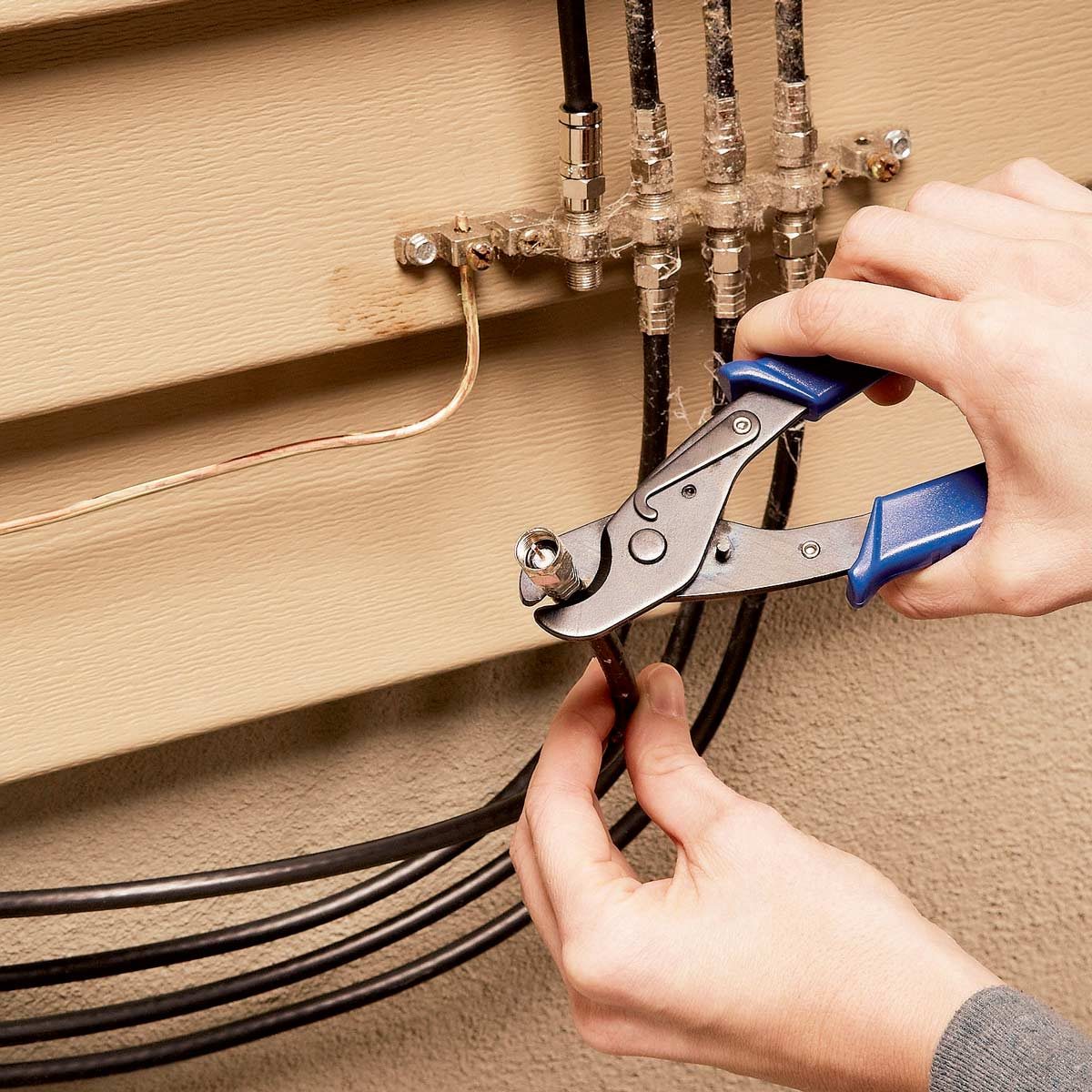 18 DIY Fixes for Broken Electrical Items at Home