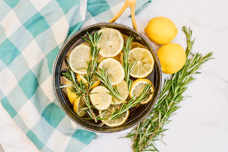 Williams-Sonoma Lemon Rosemary Potpourri Recipe (Just 3 Ingredients)