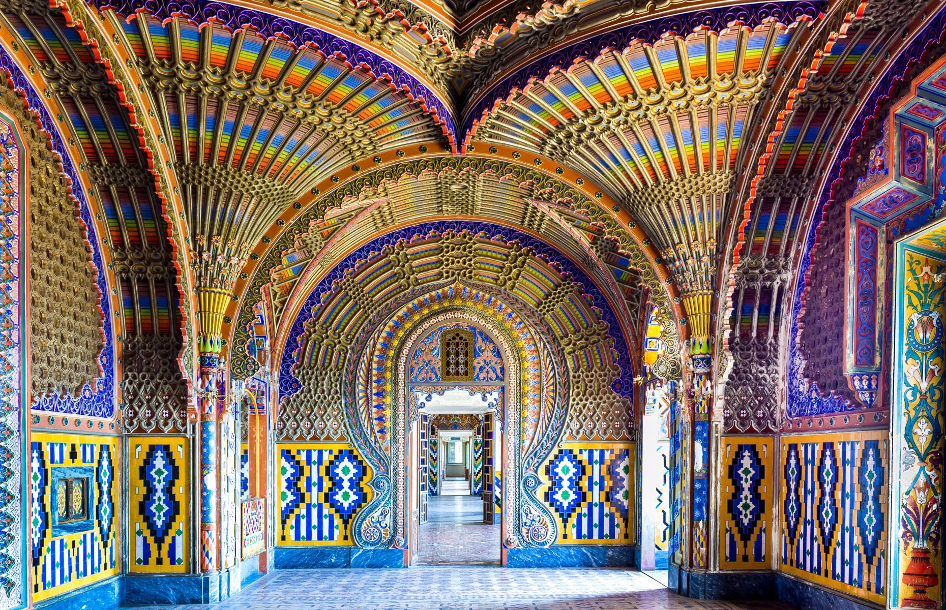 10 hauntingly beautiful derelict mansions and their hidden secrets