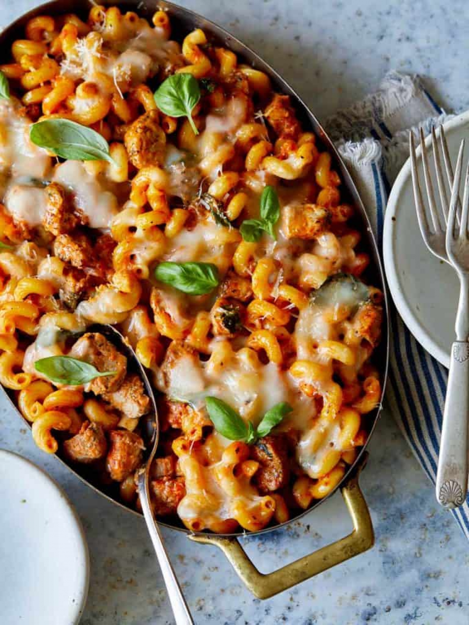 100 Tasty Pasta Dishes that Never Fail to Please
