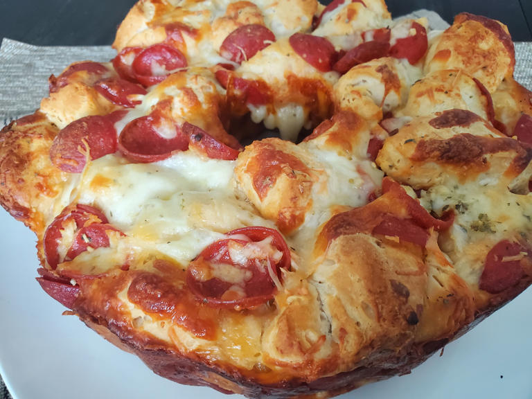 Pepperoni Pizza Monkey Bread Recipe