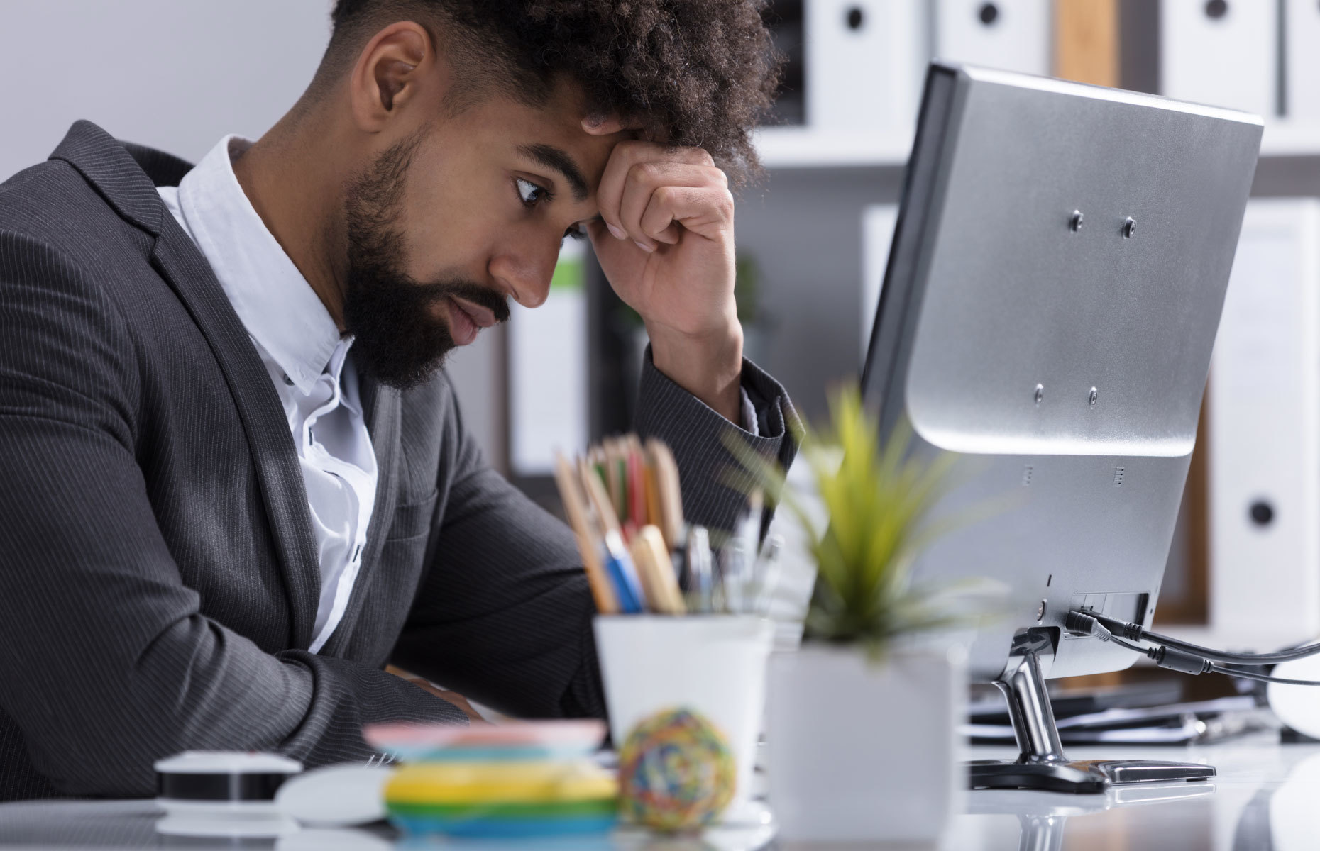 20 annoying things your boss does