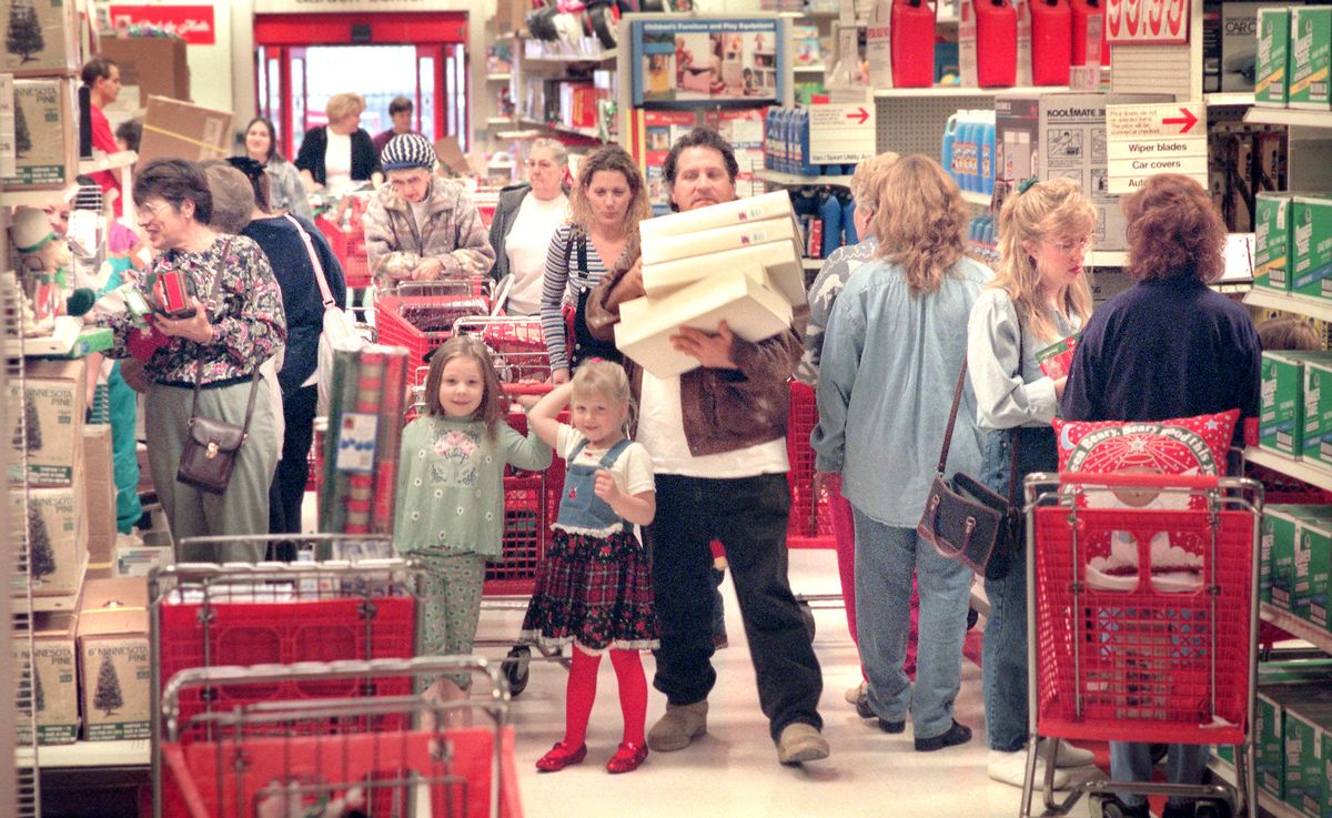 Vintage Photos of Grocery Stores Dating Back to the Early 1900s