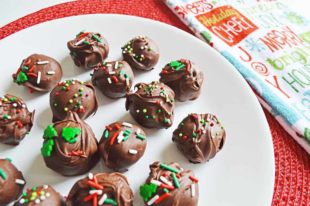 Satisfy Santa's Sweet Tooth w/ These Chocolate Cookie Truffles