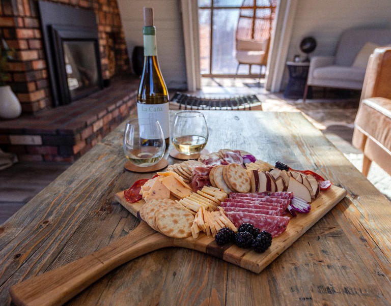How to build the perfect date night charcuterie board