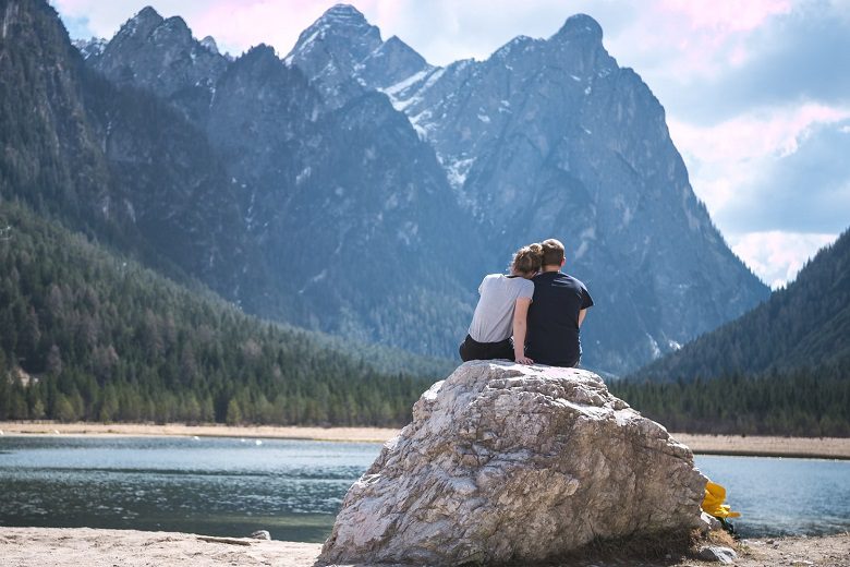 17 romantic travel gifts for couples