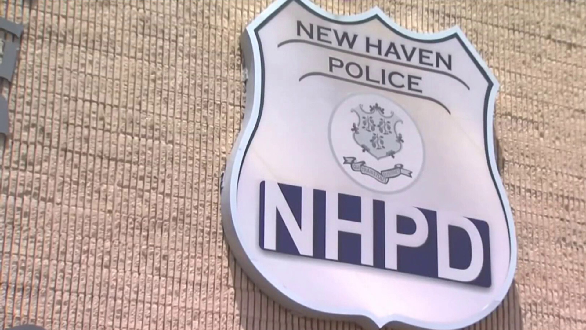 Police arrest suspect in New Haven armed carjacking Police arrest suspect in New Haven armed carjacking