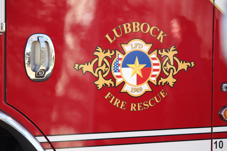 1 hospitalized in critical condition after west Lubbock apartment fire