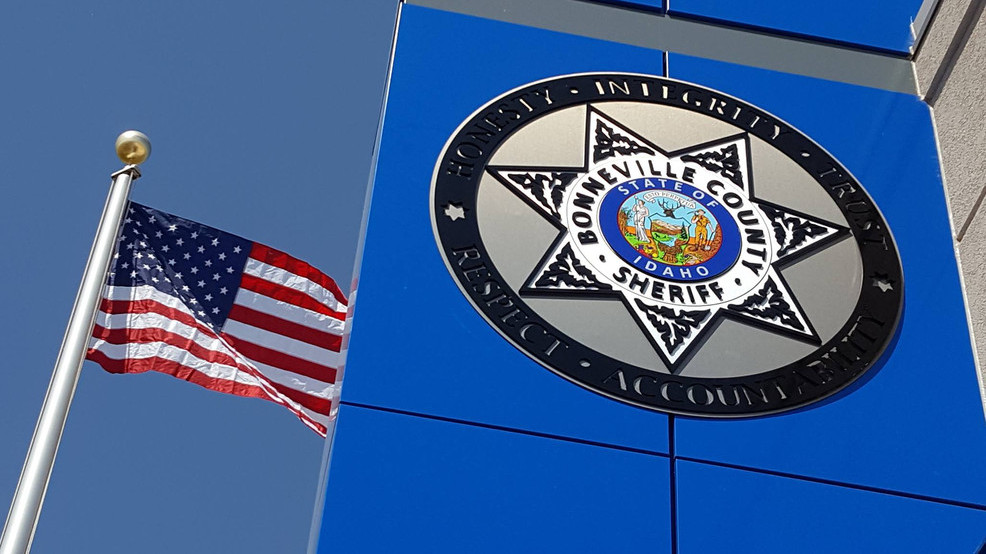 Plane crash at Palisades Reservoir leaves pilot with minor injuries