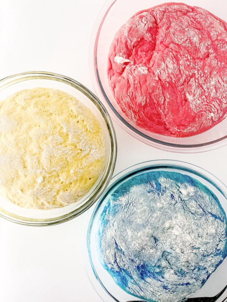 How to Make Tie-Dye Rainbow Bagels