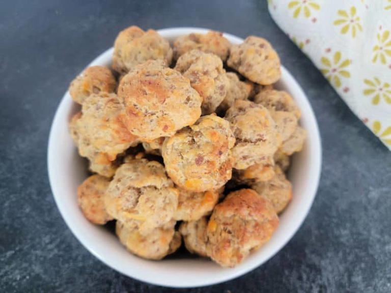 Cheddar Bay Sausage Balls (4 Ingredients)