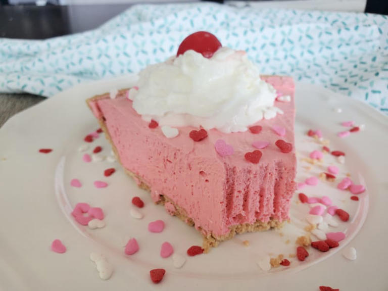 Easy 4 Ingredient No Bake Kool Aid Pie Recipe