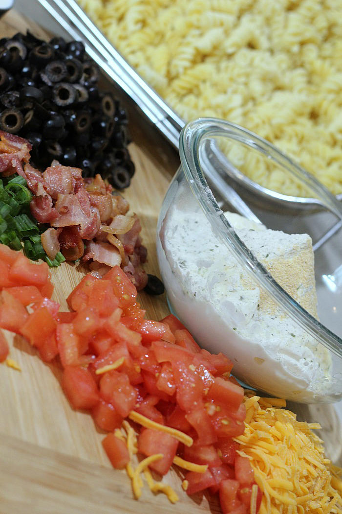 Amazing ranch bacon pasta salad