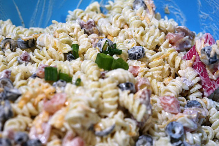 Amazing ranch bacon pasta salad