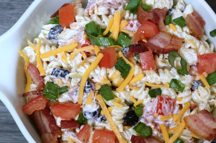 Amazing ranch bacon pasta salad