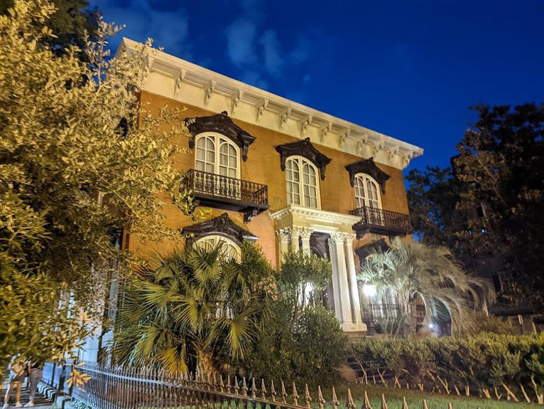 13 Most Haunted Places in Savannah, GA